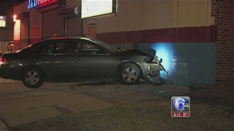 Car Crashes Into Northeast Philadelphia Store 2 Injured 6abc