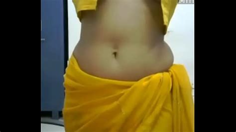Sexy Indian Girl Dancing Topless Erotic Moves And Boobs Show In Saree