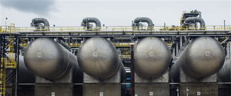 Enbridge Pipeline Delay Punishes Oil Sands Producers Shares