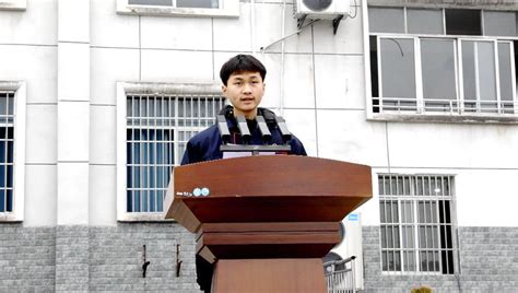 我校隆重举行2024年春季开学典礼暨表彰大会 重庆工商学校