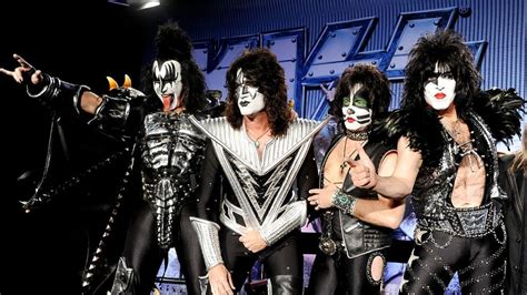Ya están en Chile Miembros de Kiss comparten fotos desde el