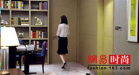 《翻译官》黄轩撩妹虐狗 杨幂职业装比刘涛美 国际在线