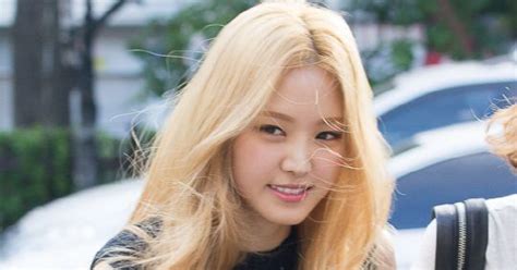 포토 에이핑크 손나은 애교 가득한 표정~