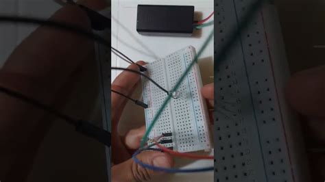 Conexión de un LED RGB en una placa de prueba YouTube
