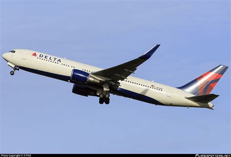 N169DZ Delta Air Lines Boeing 767 332ER WL Photo By X PAN ID 1713948