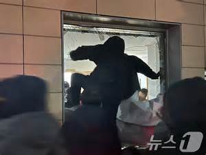 서부지법 난동 피의자 19명 구속적부심 기각…법원 변경 신청 뉴스1