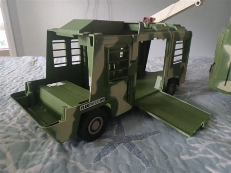 The Lost World Jurassic Park Mobile Command Center