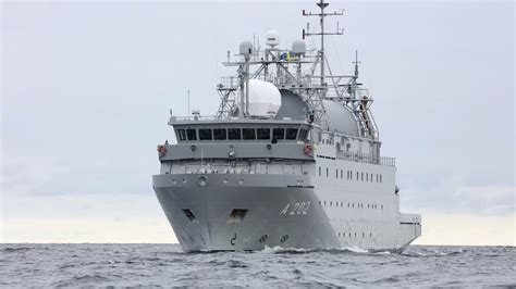 Försvarets Nya Spionfartyg Har Döpts Säg Hej Till Hms Artemis Feber