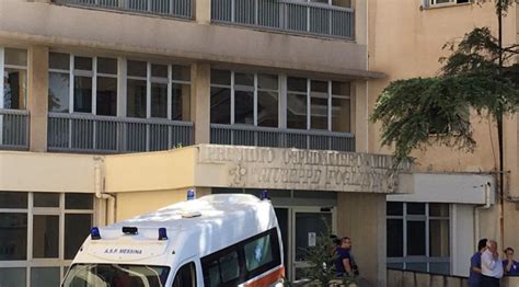 Sedicenne Si Schianta Con La Moto E Finisce Contro Albero Morto A
