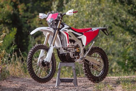 4-тактный эндуро Fantic XEF 250 2021 / Эндуро / БайкПост