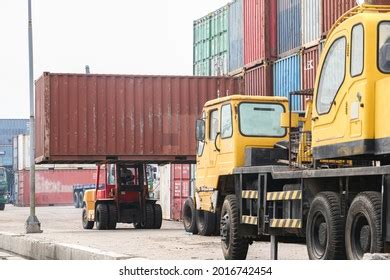 190 Forklift Container Loading Indonesia Images Stock Photos Vectors Shutterstock