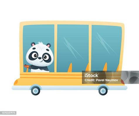 도로 벡터 일러스트를 따라 버스를 운전하는 귀여운 팬더 캐릭터 곰에 대한 스톡 벡터 아트 및 기타 이미지 곰 관광 귀여운 Istock