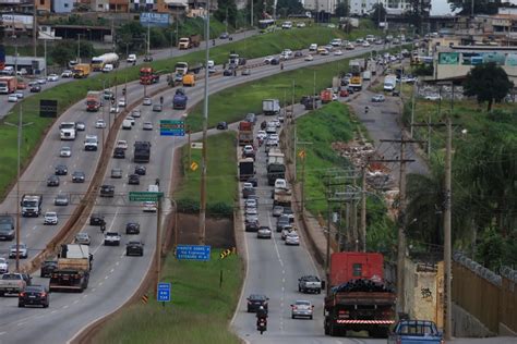 Motociclista Morre E Mulher Fica Ferida Em Acidente Com Carreta No Anel