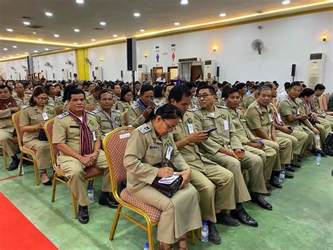 សម្តេចតេជោ ហ៊ុន សែន អញ្ជើញជួបមន្រ្តីខេត្តបាត់ដំបង ២ ៣០០នាក់ នគរដ្រេហ្គន