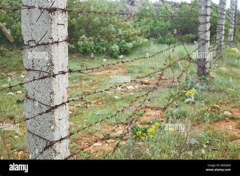 Concrete Fence Post Barbed Wire Hi Res Stock Photography And Images Alamy