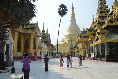 ရွှေတိဂုံစေတီတော်မြတ်ကြီး အပါအဝင် ပြည်နယ်နှင့် တိုင်းဒေသကြီး အသီးသီးရှိ ဘုရား၊ စေတီပုထိုးများ