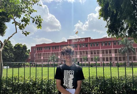 Aditya Bhardwaj On Linkedin 🚇 This Station Is Vishwavidyalaya Doors Will Open On The Right