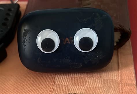 Broke In My Headphone Case Rgooglyeyes