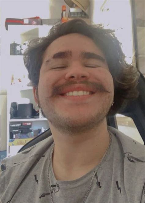 Streamer Guaxinim Gamer Rafael Montes Cunha Em 2021 Guaxinim