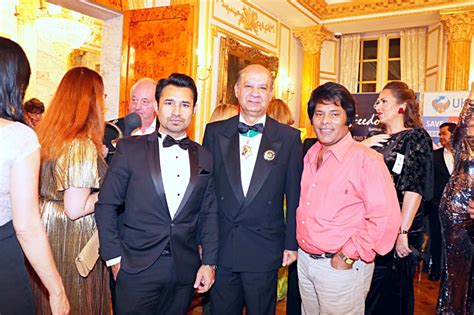 PAKISTANS MOST FAMOUS COMEDIAN AZHAR RANGEELA IN GKF GALA DINNER LONDON