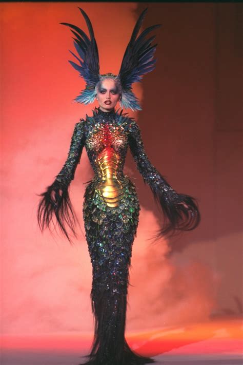 Thierry Muglers Most Iconic Looks As Designer Dies Aged 73