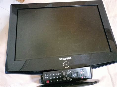 Samsung LCD TV (19 inch, LA19R71B), TV & Home Appliances, TV ...