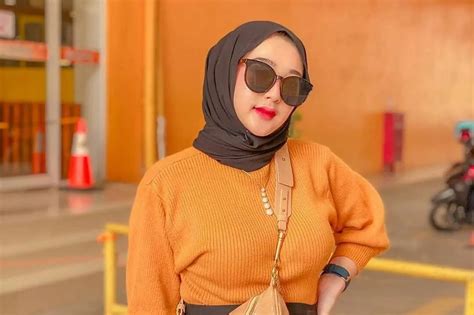 Deva Naila Janda Kaya Cari Jodoh Aneka Janda