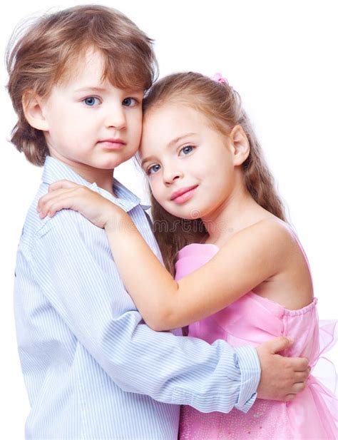 Weinig Jongen En Meisje In Liefde Stock Foto Image Of Gelukkig