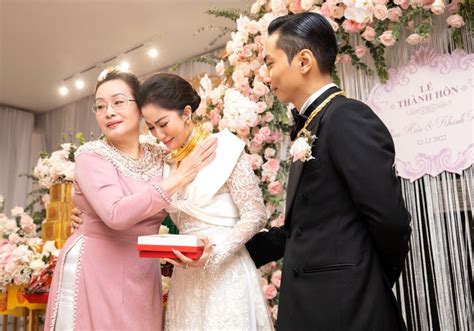 Phan Hiển Mang Tiền Và 10 Cây Vàng Hỏi Cưới Khánh Thi