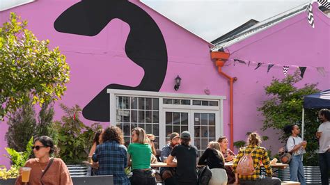 Florentia Village General People