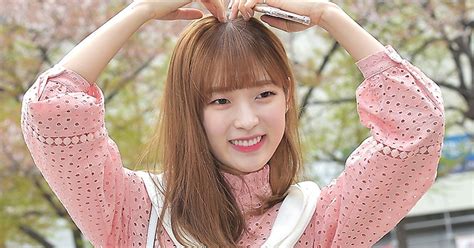 [포토엔hd] 오마이걸 아린 핑크빛 하트 뮤직뱅크