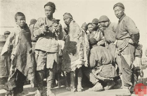 清末老照片：新军官兵剪掉大辫子，旗人女性妆容精致 ！ 搜狐大视野 搜狐新闻