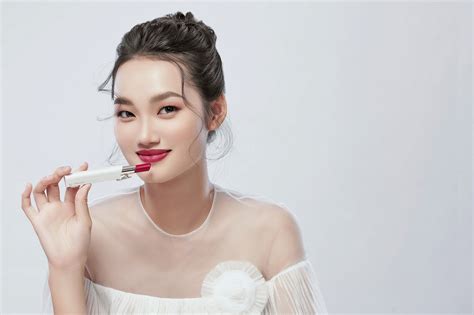 Vì sao phong cách trang điểm xứ phù tang ngày càng được lòng phái đẹp Việt