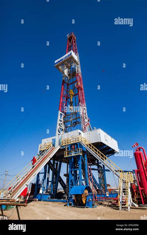 Petroleum Extraction Hi Res Stock Photography And Images Alamy