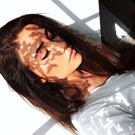 20 Best Selfie Poses To Copy Right Now Buzz16