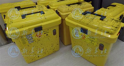 В эвакуированном консульстве США в Ухане нашли закопанные контейнеры с маркировкой биоопасности