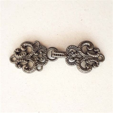 Tiny Cloak Clasp Divini Couture