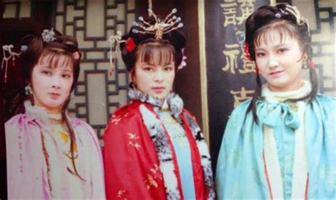 《红楼梦》贾政的一妻两妾都住在哪儿？
