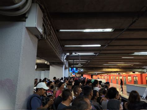 Metro Cdmx Tren Atorado En Tacubaya De Línea 9 Causó Retrasos De Más