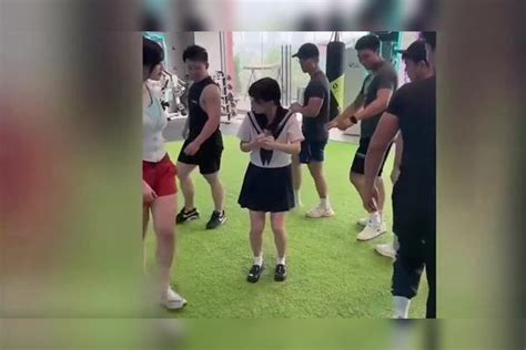 那些我妈不让我和傻子玩爆笑系列：多好的傻子啊，可惜是个姑娘 傻子 系列 姑娘