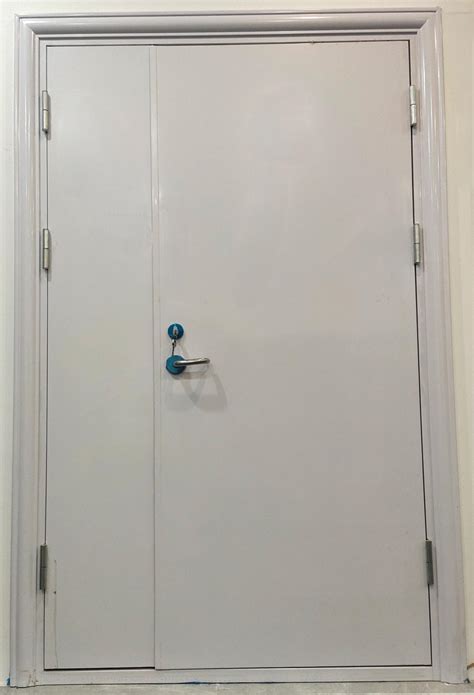 Factory Direct Supplier Security Emergency Exit Fire Rated Door With Push Bar Metal Door And