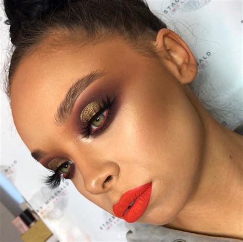 English Makeup Artist Saubhaya Makeup