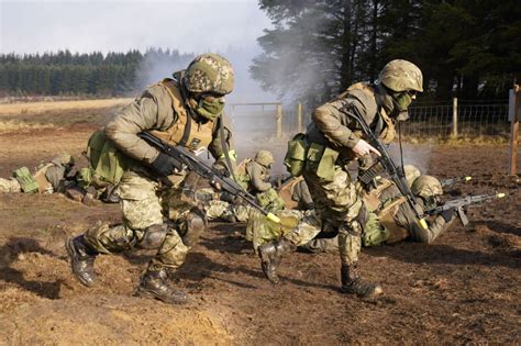 ဗြိတိန်အနေနဲ့ ယူကရိန်းတပ်ဖွဲ့ဝင်ဦးရေ ၂၀၀၀၀ ကျော်ကို စစ်ရေးလေ့ကျင့်ခန်းများ လေ့ကျင့်သင်က