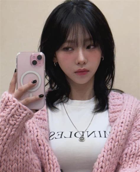 2024 여자 헤어스타일 추천 카리나 중단발허쉬컷 세미풀뱅