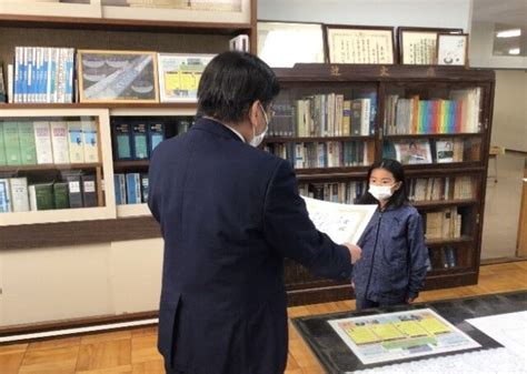 わたしのまちのおまわりさん作文・ 健康に関する作文・下水道ポスターコンクール・税に関する絵はがきコンクール 入賞者表彰 菰野町立菰野小学校
