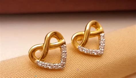 Latest Gold Ear Stud Design