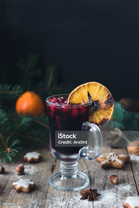 크랜베리와 유리 계 피 Mulled 와인 0명에 대한 스톡 사진 및 기타 이미지 0명 가을 갈색 Istock