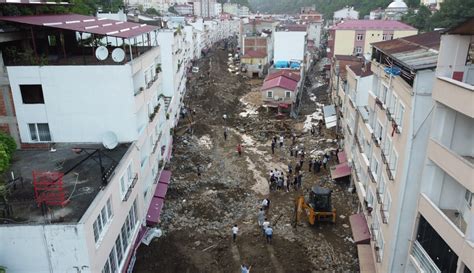 In Pictures Flash Floods In Northern Turkey Kill Six Floods Al Jazeera