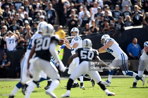 Indianapolis Colts Qb Andrew Luck In Action Vs Oakland Raiders At