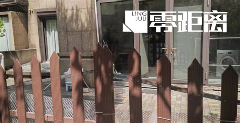 陌生人翻入庭院、楼栋门禁形同虚设业主质疑：物业安保工作不到位！腾讯新闻